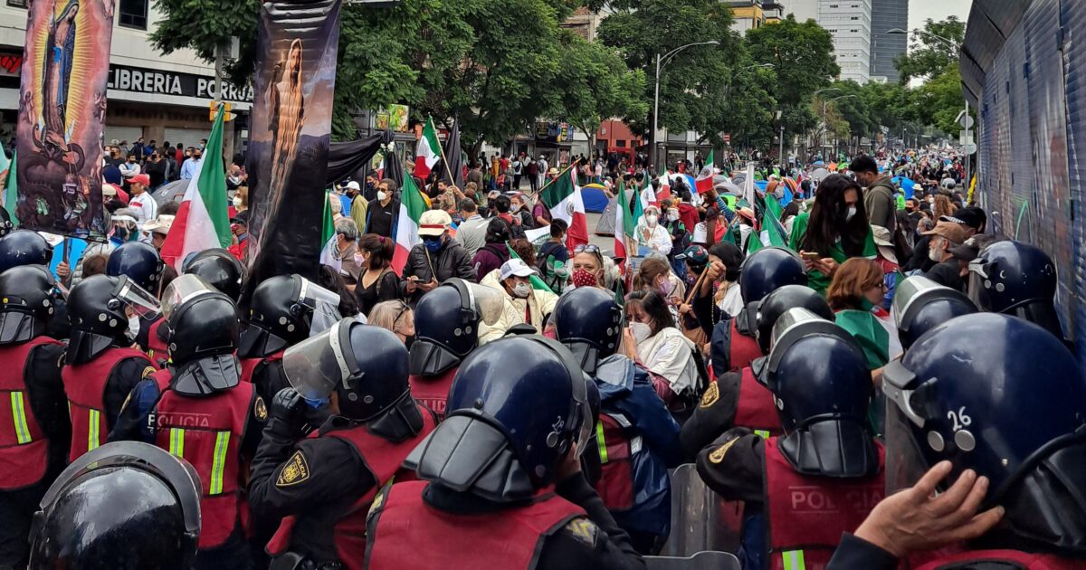 Friedlicher Protest in einer Diktatur – Eine Anleitung | From Rome